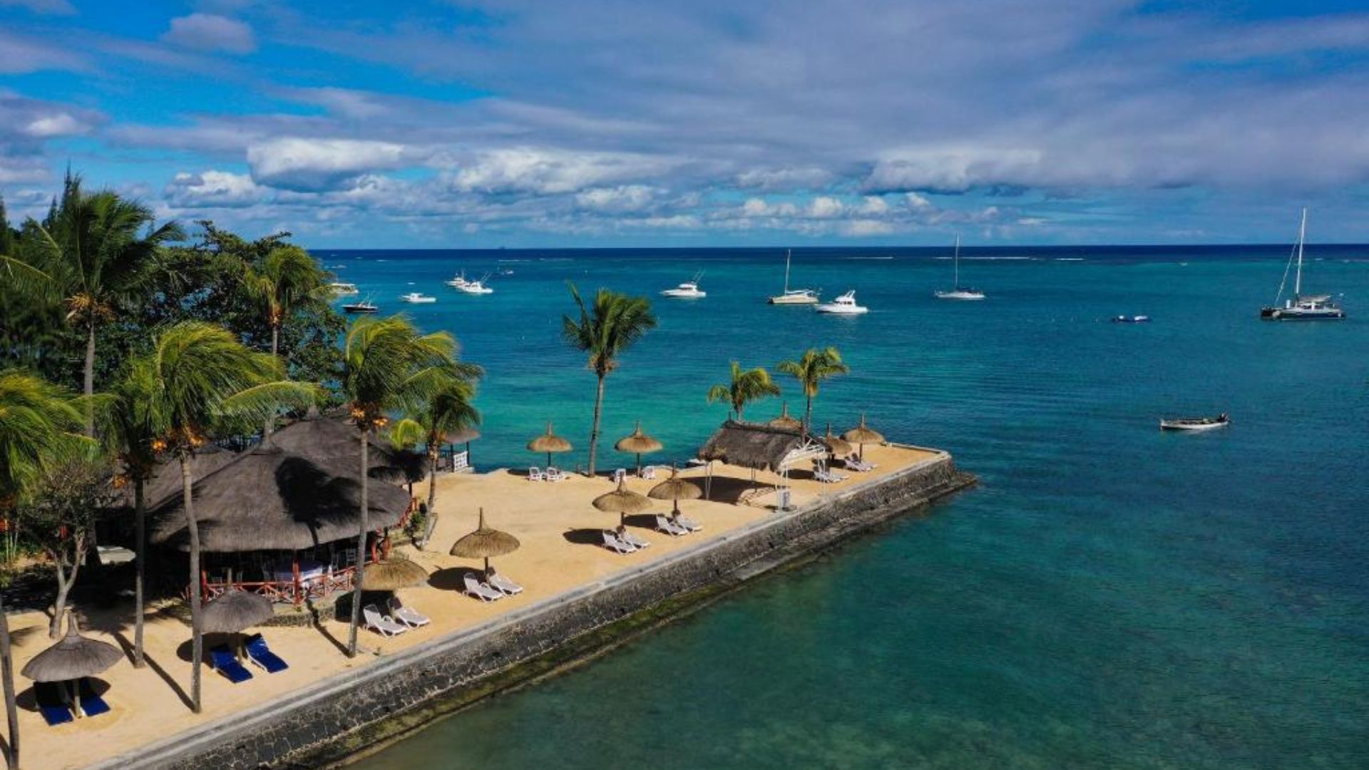 Coral Azur Beach Resort – Lively Beachfront Escape